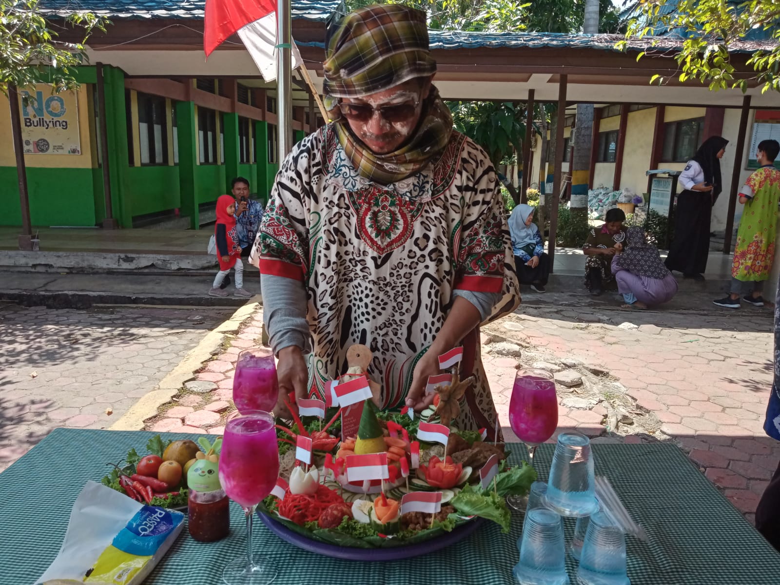 SMKN 5 Banjarmasin Gelar Lomba Kreasi Menghiasi NasiTumpeng dalam Rangka Perayaan HUT RI ke-78 ...